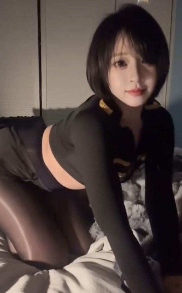 「新有菜」4月最新作品MIDV-682，废物下属的逆袭！变成客户欺负美女上司-岛国女优-帝王之家